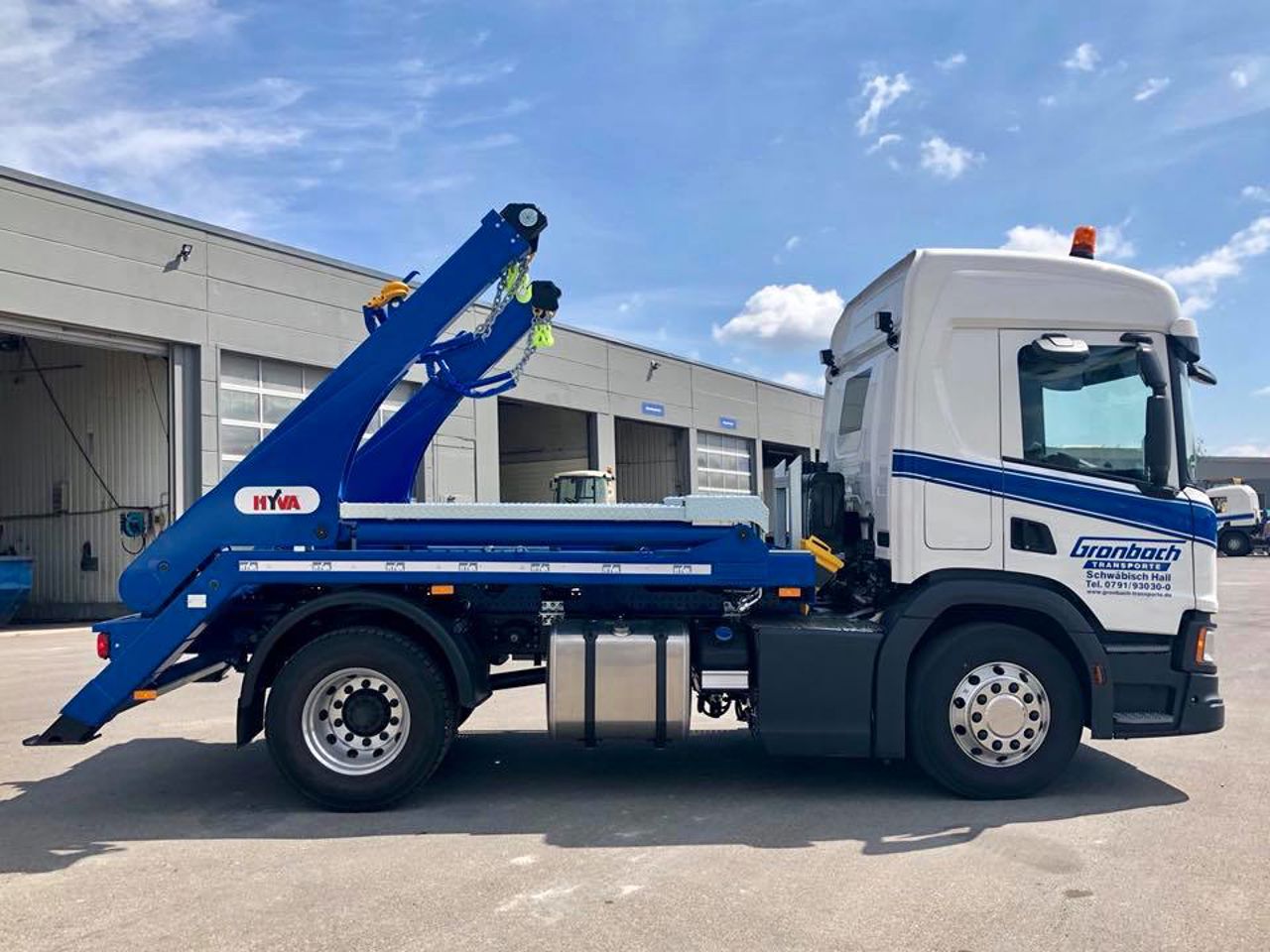 14-Tonner Titan Absetzer | Hyva - Wir bewegen Ihre Welt
